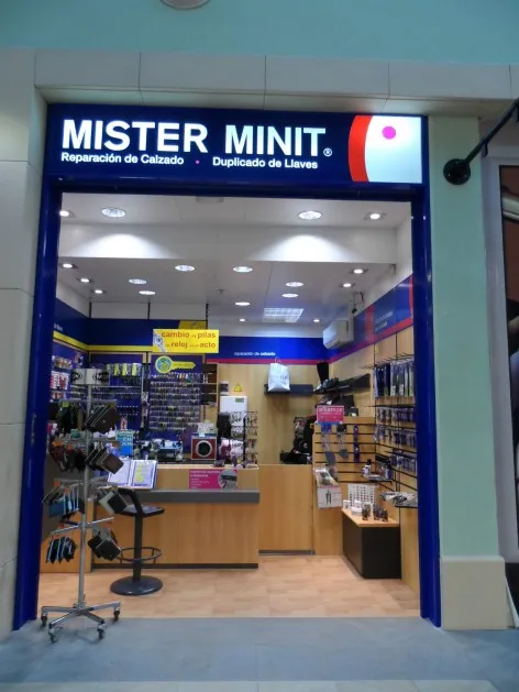 Mister Minit : double des clés au C.C. Zenia Boulevard